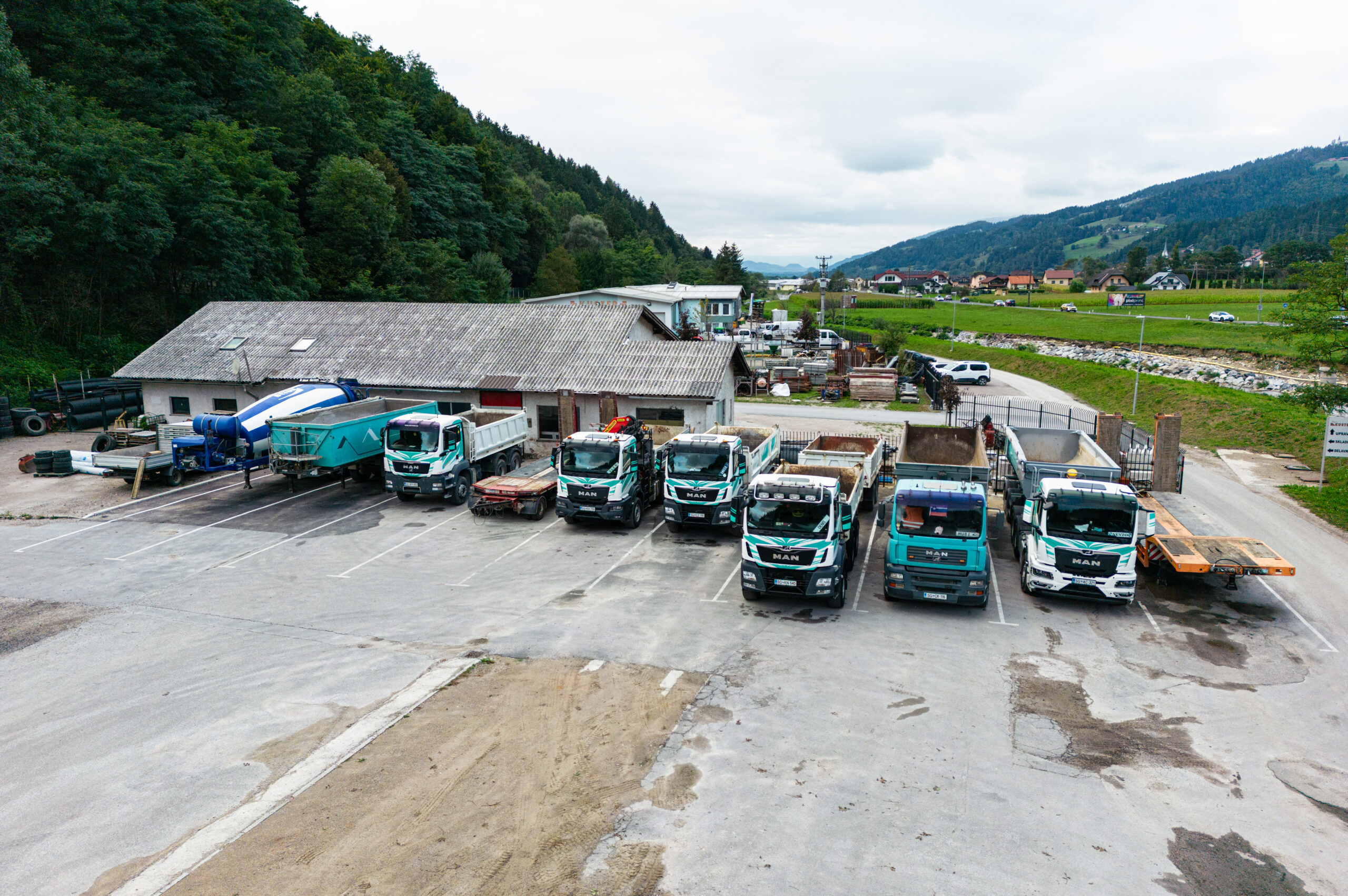 Avto park in mehanizacija - SKUPINA KUSTER